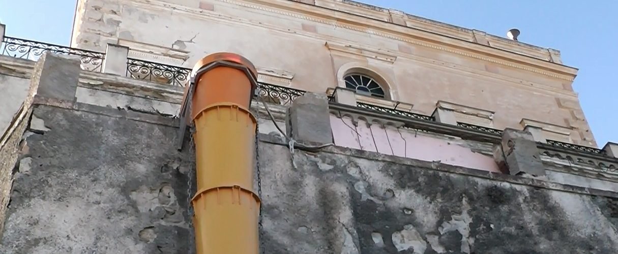 ΠΡΟΣΩΡΙΝΗ ΠΑΥΣΗ ΕΡΓΑΣΙΩΝ ΣΤΟ ΝΕΟΚΛΑΣΙΚΟ ΕΞΩ ΓΩΝΙΑΣ – Santonews