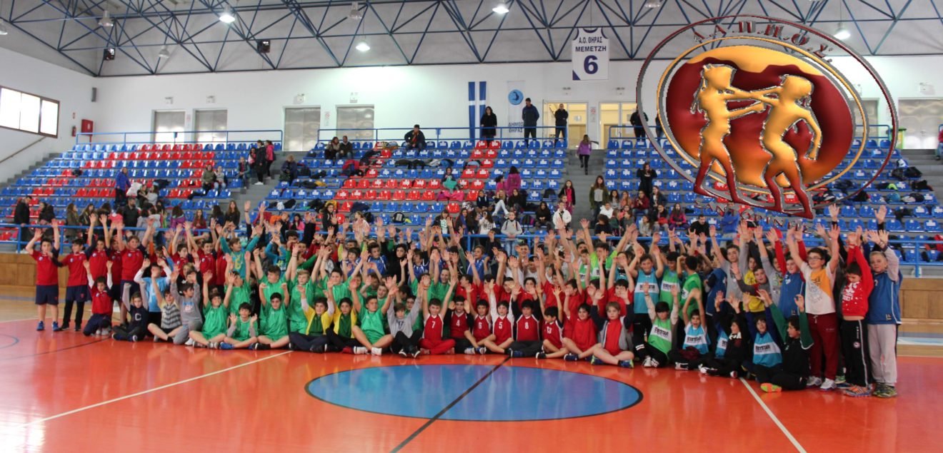 ΑΘΛΟΠΑΙΔΙΕΣ ΣΤΟ ΚΛΕΙΣΤΟ ΓΥΜΝΑΣΤΗΡΙΟ – Santonews