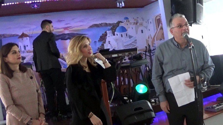 ΒΙΝΤΕΟ: ΚΟΠΗ ΠΙΤΑΣ ΔΗΜΟΤΙΚΩΝ ΥΠΑΛΛΗΛΩΝ ΘΗΡΑΣ – Santonews