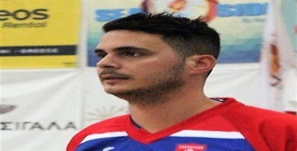 ΜΑΧΗ ΣΤΗΝ ΕΝΤΑΤΙΚΗ ΔΙΝΕΙ ΑΘΛΗΤΗΣ ΤΗΣ Α.Ε ΣΑΝΤΟΡΙΝΗΣ – Santonews