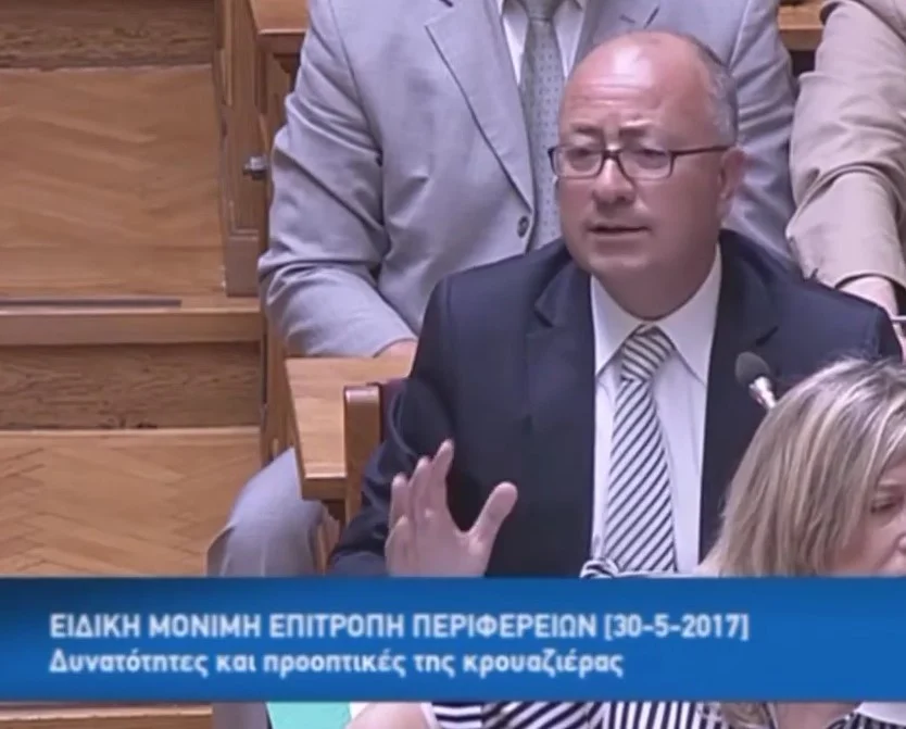 «Ανάγκα και Θεοί πείθονται» – Santonews