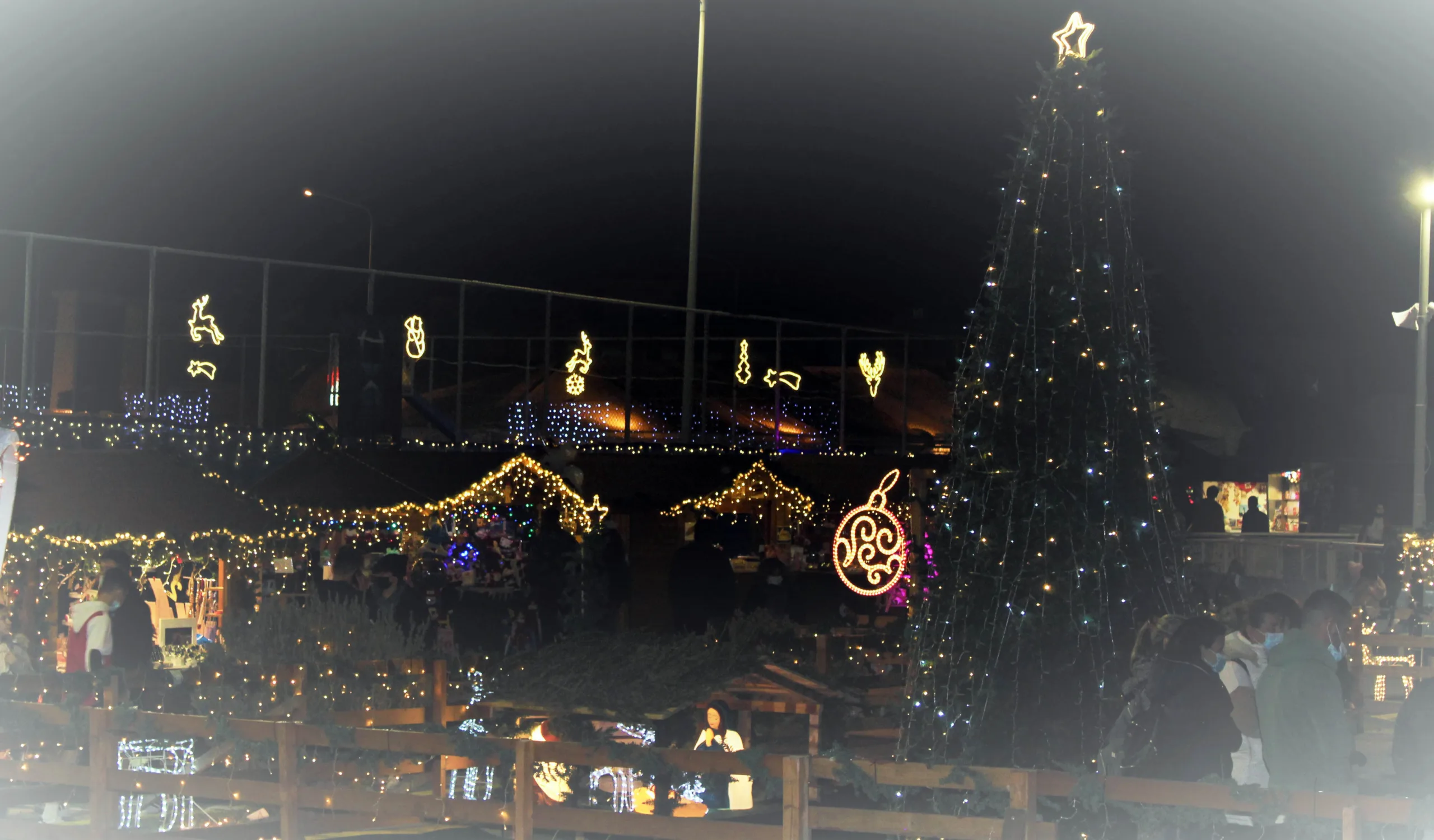 ΣΥΝΕΧΙΖΕΙ ΤΟ ΓΙΟΡΤΙΝΟ ΚΛΙΜΑ ΣΤΟ ΧΡΙΣΤΟΥΓΕΝΝΙΑΤΙΚΟ ΧΩΡΙΟ – Santonews