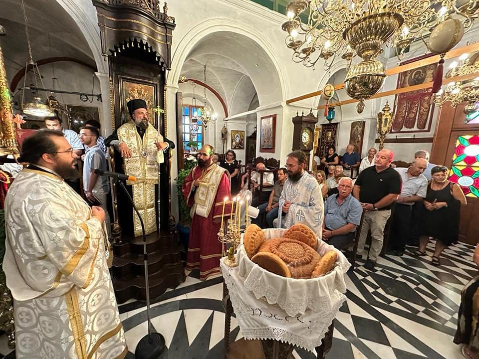 Η ΜΕΤΑΜΟΡΦΩΣΗ ΤΟΥ ΚΥΡΙΟΥ ΣΤΗ ΣΑΝΤΟΡΙΝΗ – Santonews